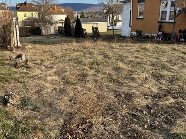 65 Lawn Ave, Uniontown, PA 15401 | MLS #1742 | Compass