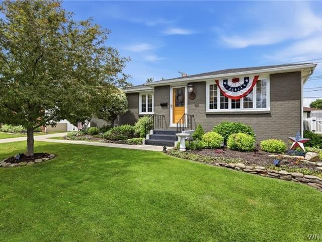 65 Leni Ln, Buffalo, NY 14225