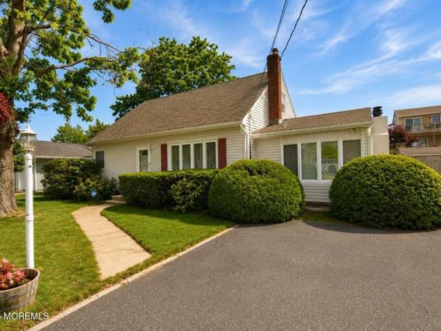 65 Longman St, Toms River, NJ 08753
