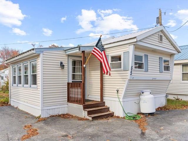 65 Marlette Ave, Hooksett, NH 03106