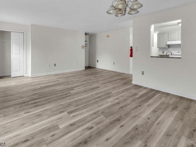 65 Montgomery Ave U2