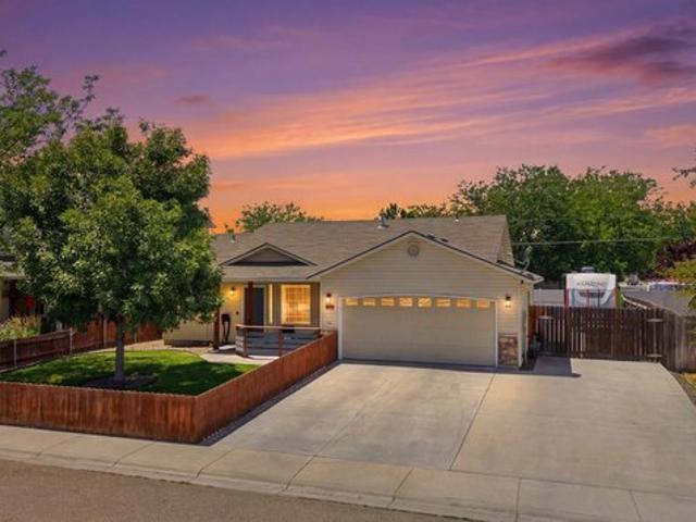 65 N Jefferson Pl, Nampa, ID 83651