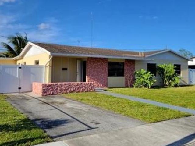 65 NE 214th St, Miami, FL 33179