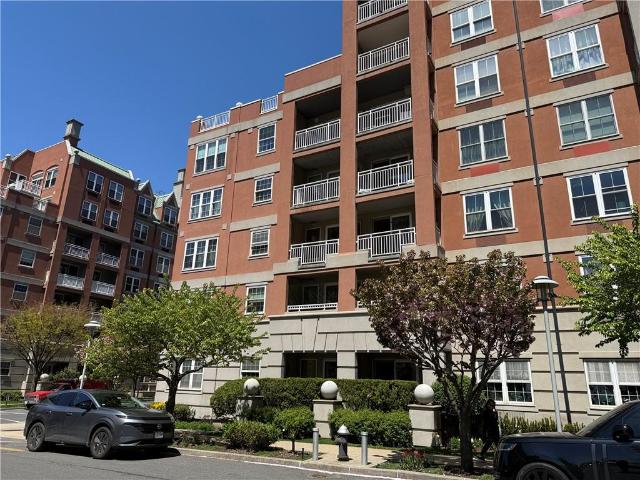 65 Oceana Drive East # 7A