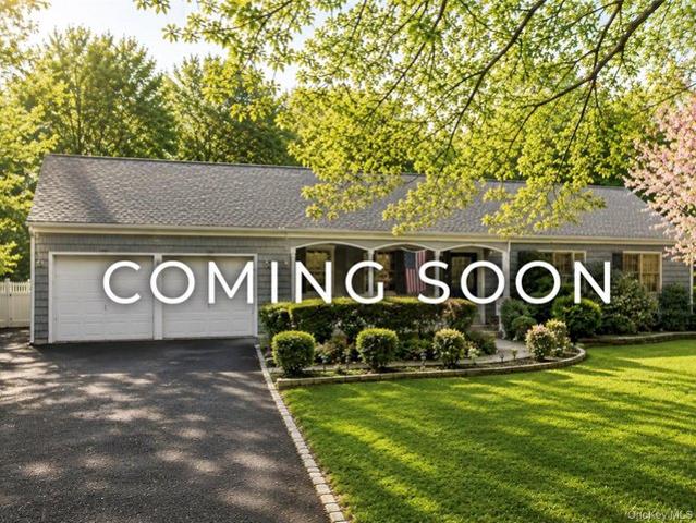 65 Patricia Ln, East Setauket, NY 11720