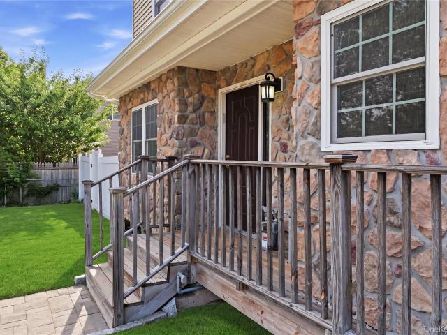 65 Peconic Street