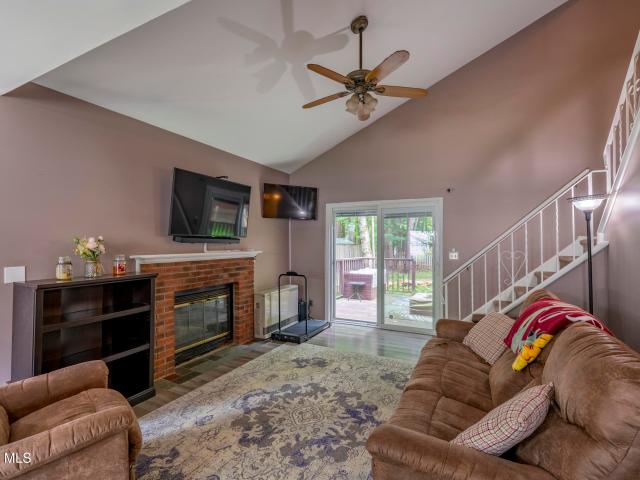 65 Pepperbush Place