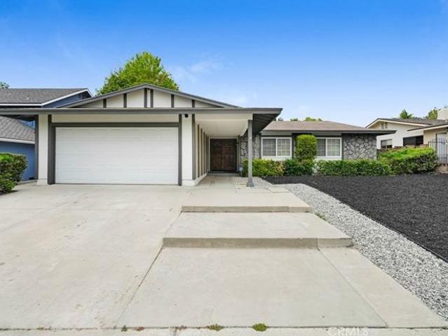 65 Pinewood Ave, Oak Park, CA 91377