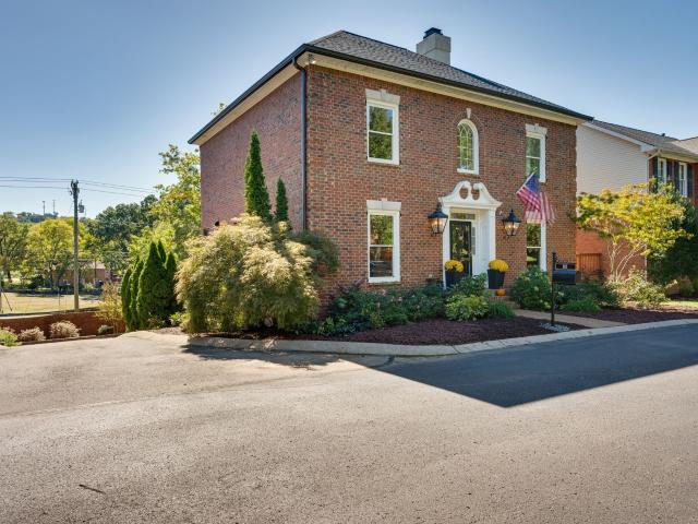 65 Ravenwood Hills Cir