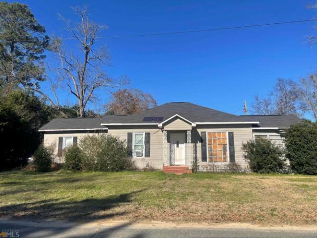 65 S Boundary St, Reynolds, GA 31076
