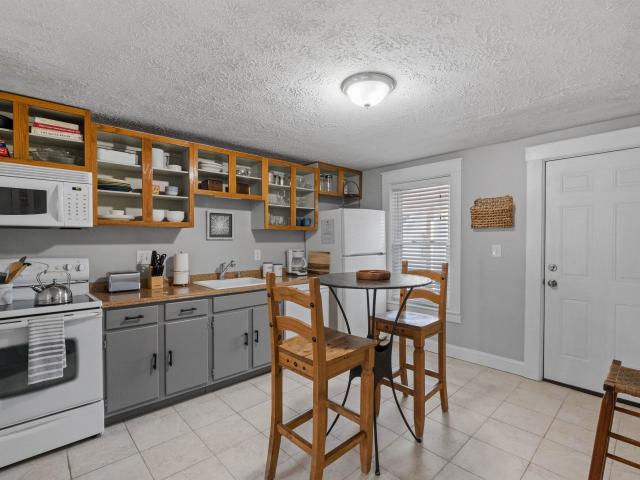 65 S Elm Street # 4