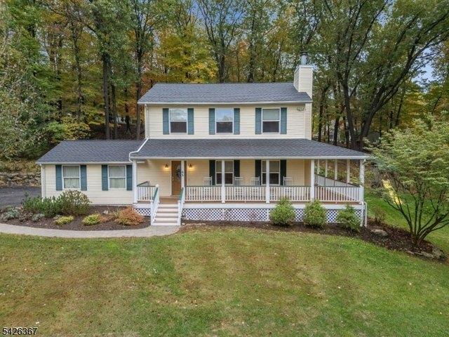 65 Summerfield Rd, White Township, NJ 07823
