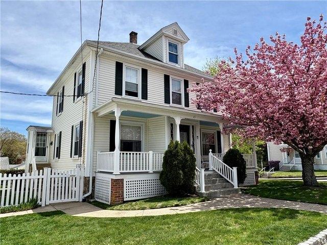 65 Summit Ave, West Warwick, RI 02893