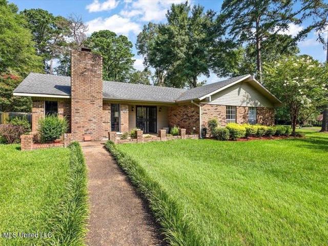 65 Summit Ridge Dr, Brandon, MS 39042