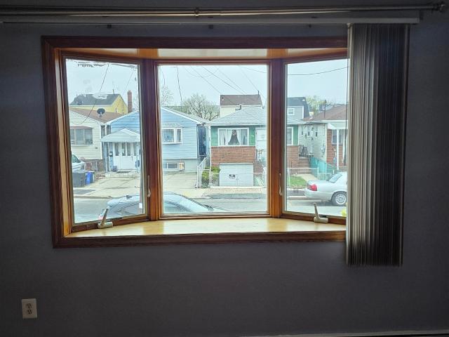 65 Suburbia Ct
