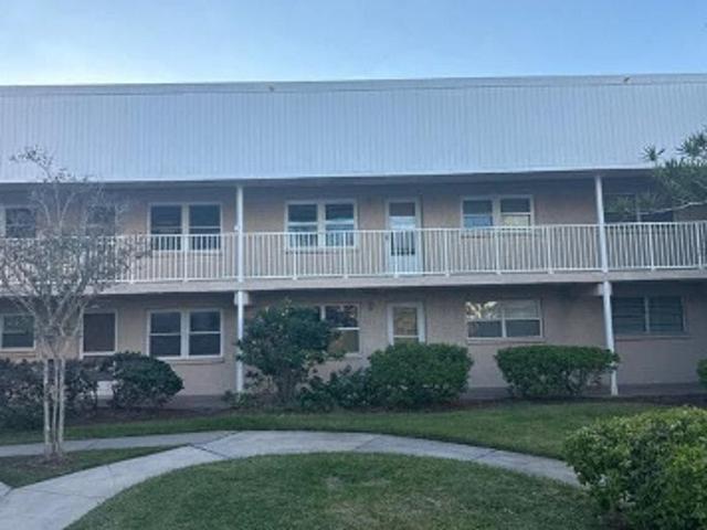 65th Ave N Apt 9