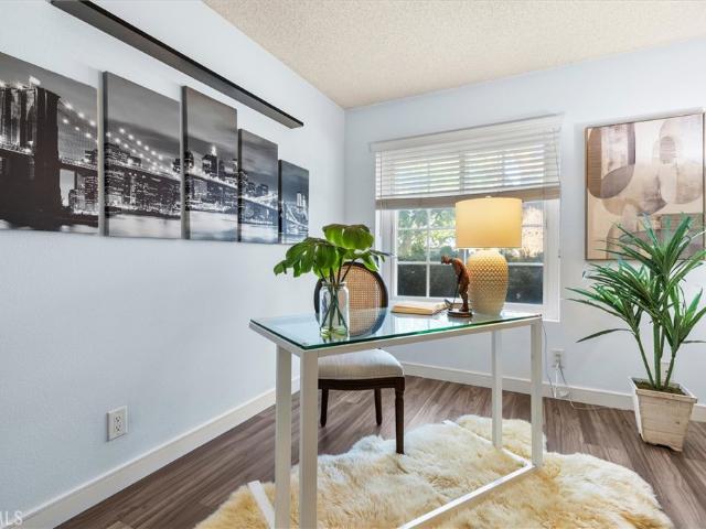 6604 Clybourn 29