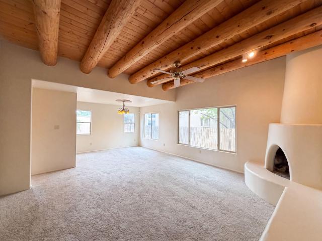 6605 Camino Rojo