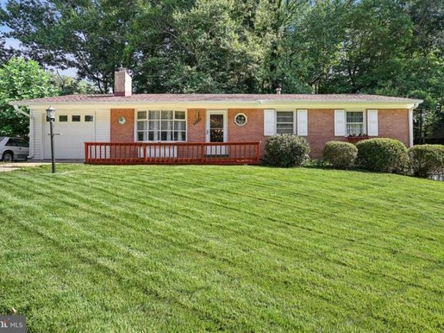 6605 Holford Ln, Springfield, VA 22152