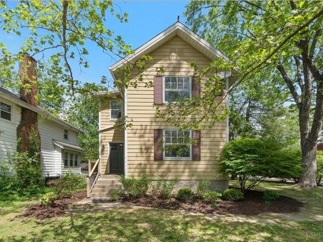 6606 Murray Ave, Columbia Township, OH 45227