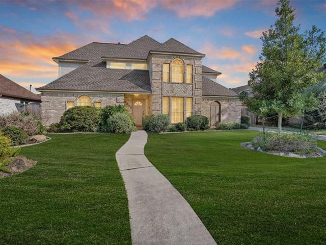6606 Castle Lane Dr, Houston, TX 77066