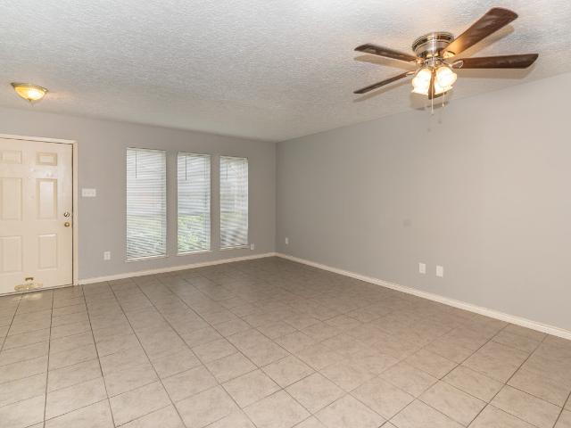 6606 Lexington Drive