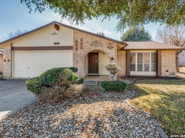 6606 Robin Forest