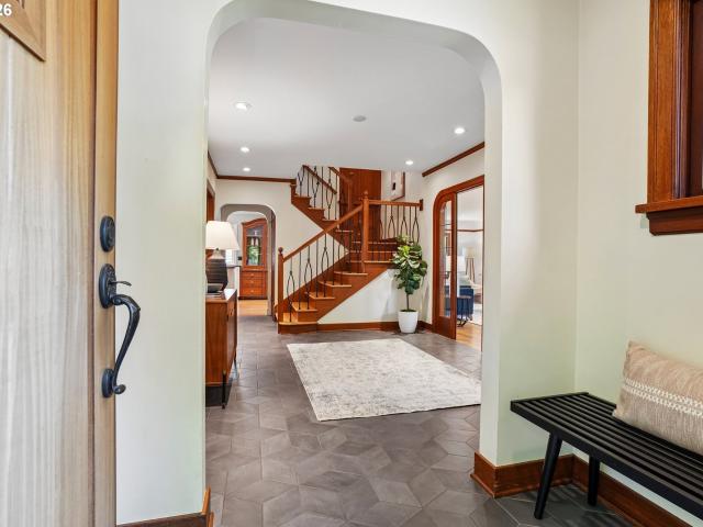 6607 se reed college pl