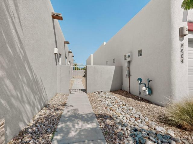 6608 Agave Verde Way NE