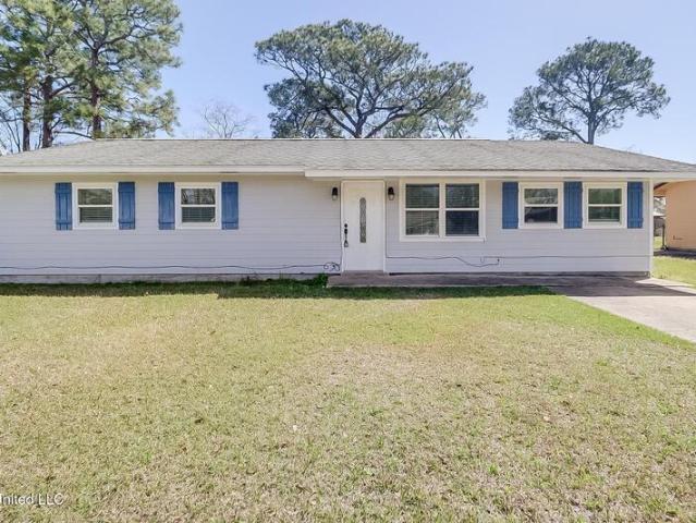 6608 Columbus Circle, Ocean Springs, MS 39564