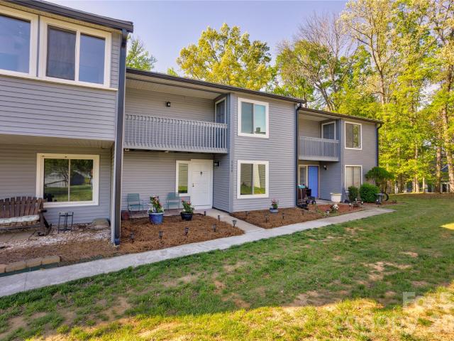 6608 Point Comfort Ln, Charlotte, NC 28226 | MLS #4368