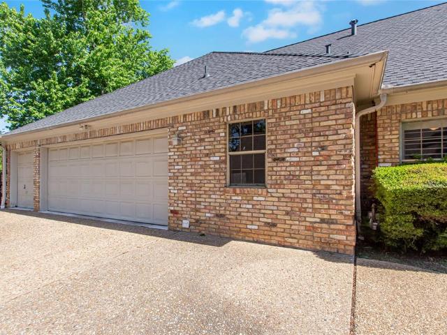 6609 Hollytree Circle
