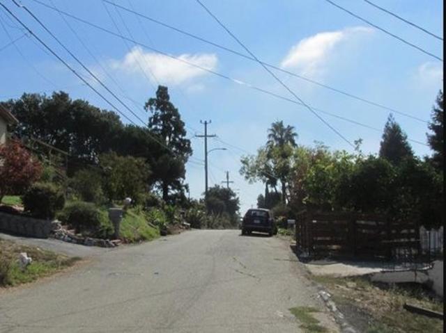 6609 Simson St, Oakland, CA 94605