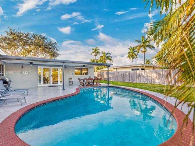 6600 NE 20th Way, Fort Lauderdale, FL 33308