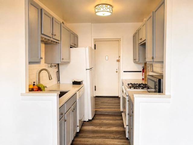 6600 Blvd East # 21J