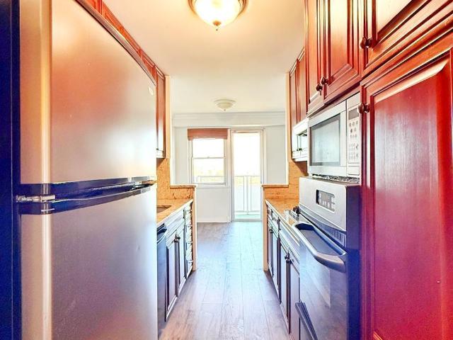 6600 Blvd East # 22B