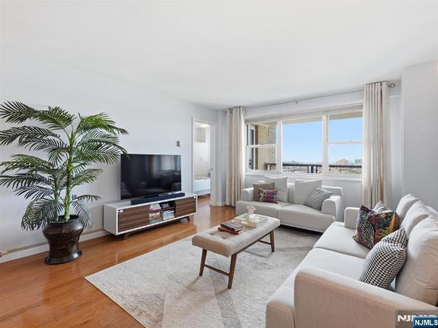 6600 Boulevard E # 19H