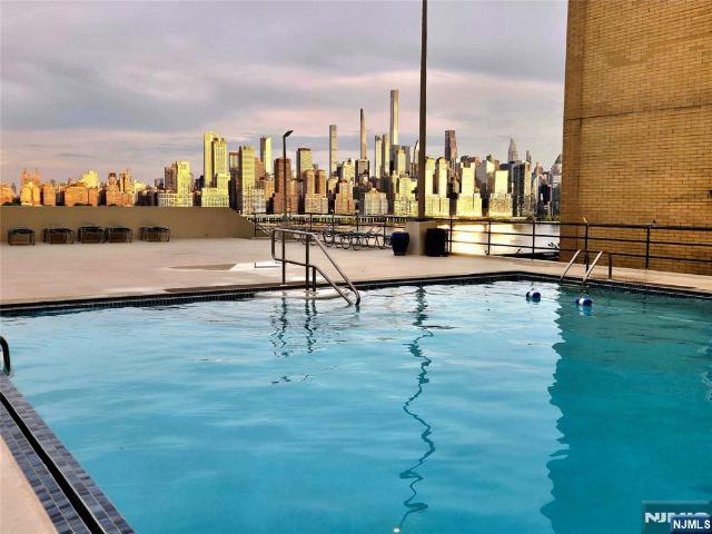 6600 Boulevard East # 2C