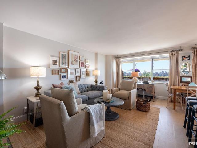 6600 Boulevard East # 6C