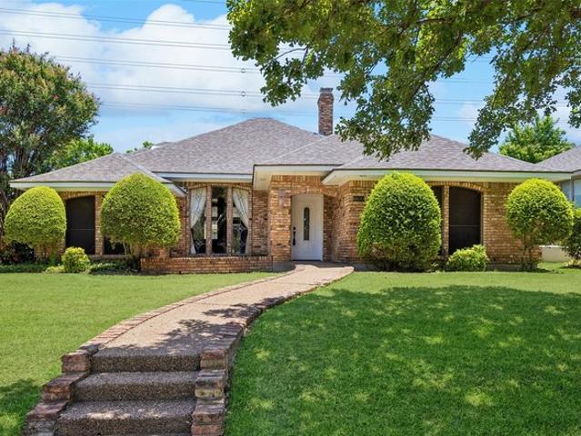6600 Canalview Dr, Arlington, TX 76016