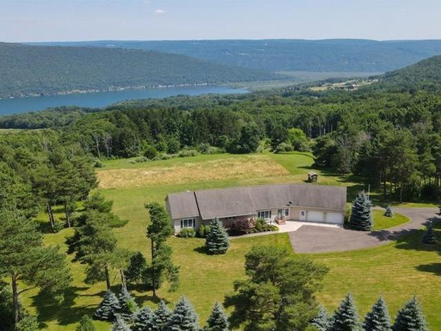 6600 Fribolin Rd, Naples, NY 14512