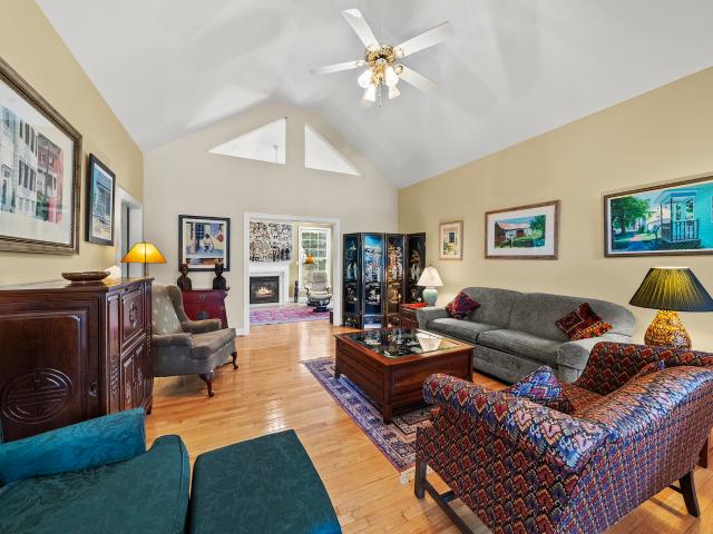 6600 Glen Forrest Drive
