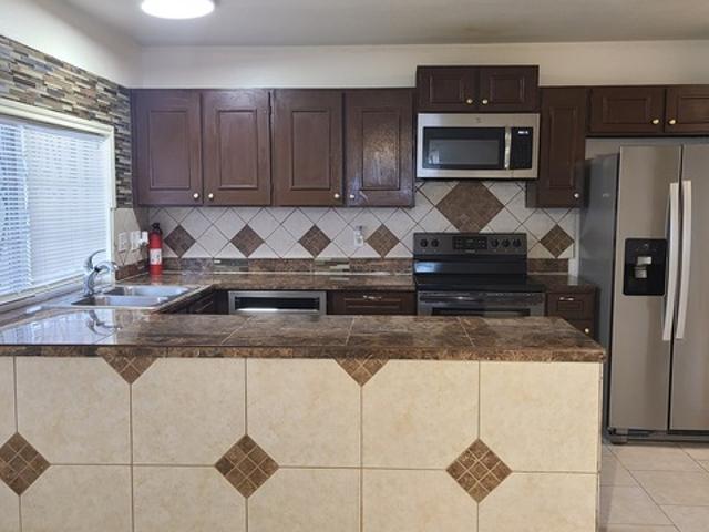 6602 Spring Manor