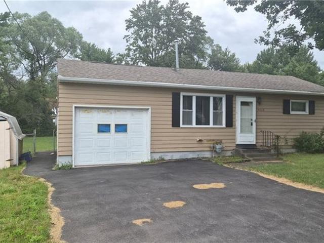 6603 E Taft Rd, Cicero, NY 13057