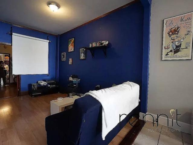 6603 Forest Ave Ridgewood, NY 11385