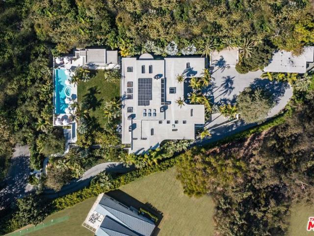 660 Club View Drive