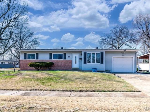 660 Crabapple Ln, Florissant, MO 63031