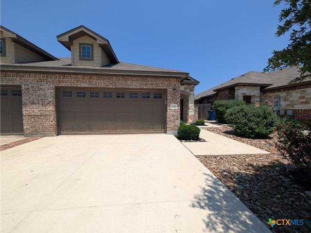 660 Creekside Circle
