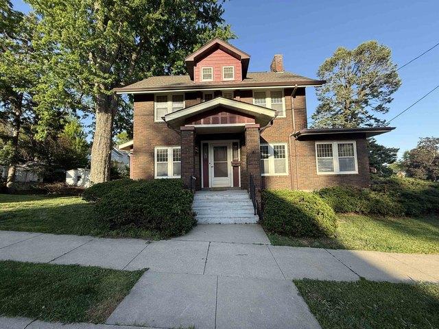 660 Alta Vista St, Dubuque, IA 52001