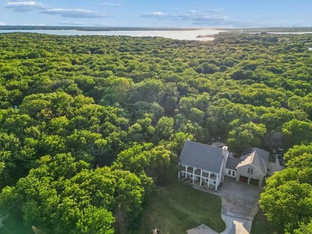 660 Alexandrite Dr, Oak Point, TX 75068